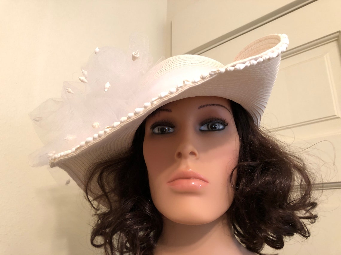 White Dovetail Shell Wedding Hatfor the Bridehula - Etsy