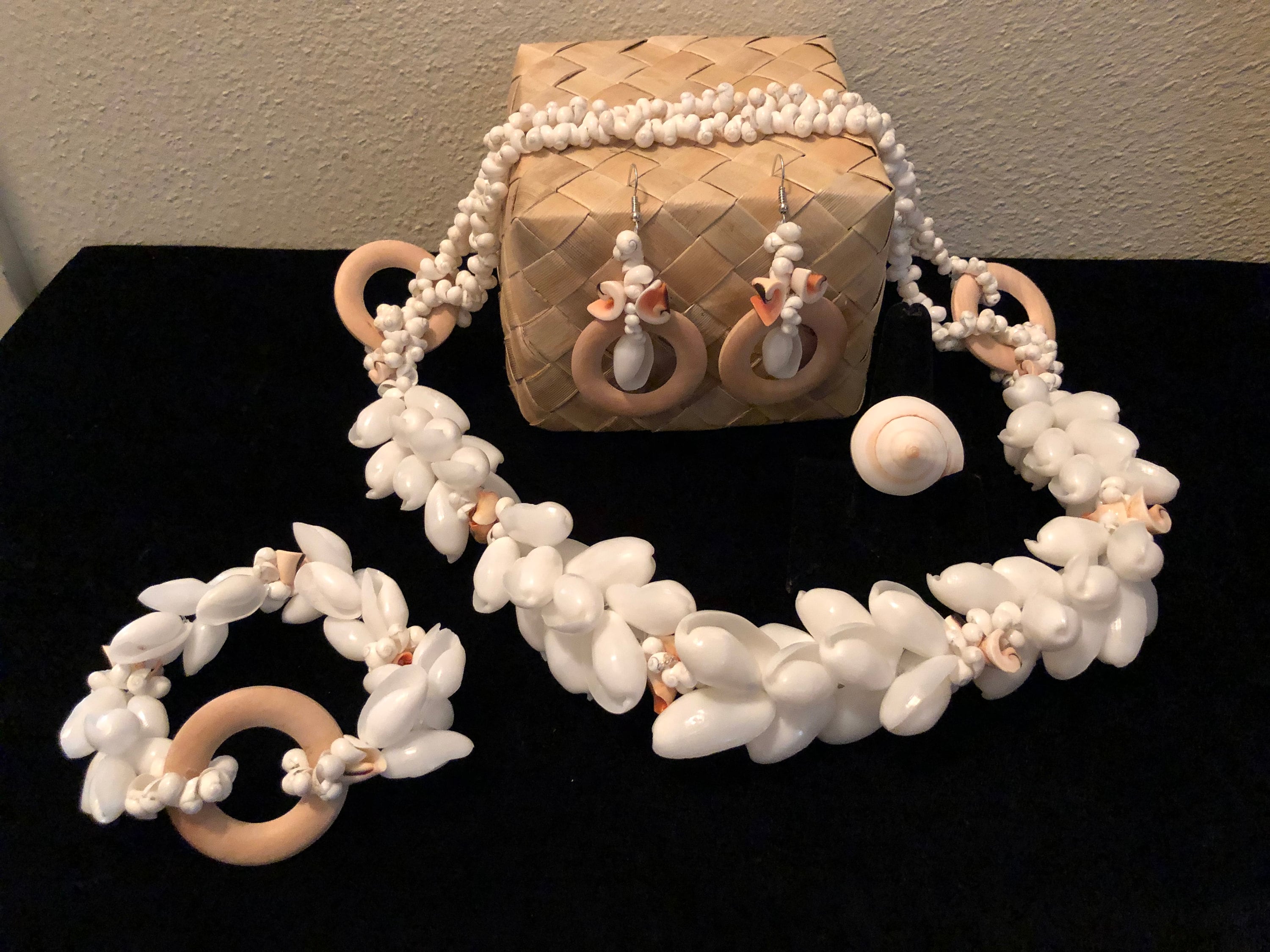 White Bubble Shell Jewelry SetWood JewelsPink Conch Shell | Etsy