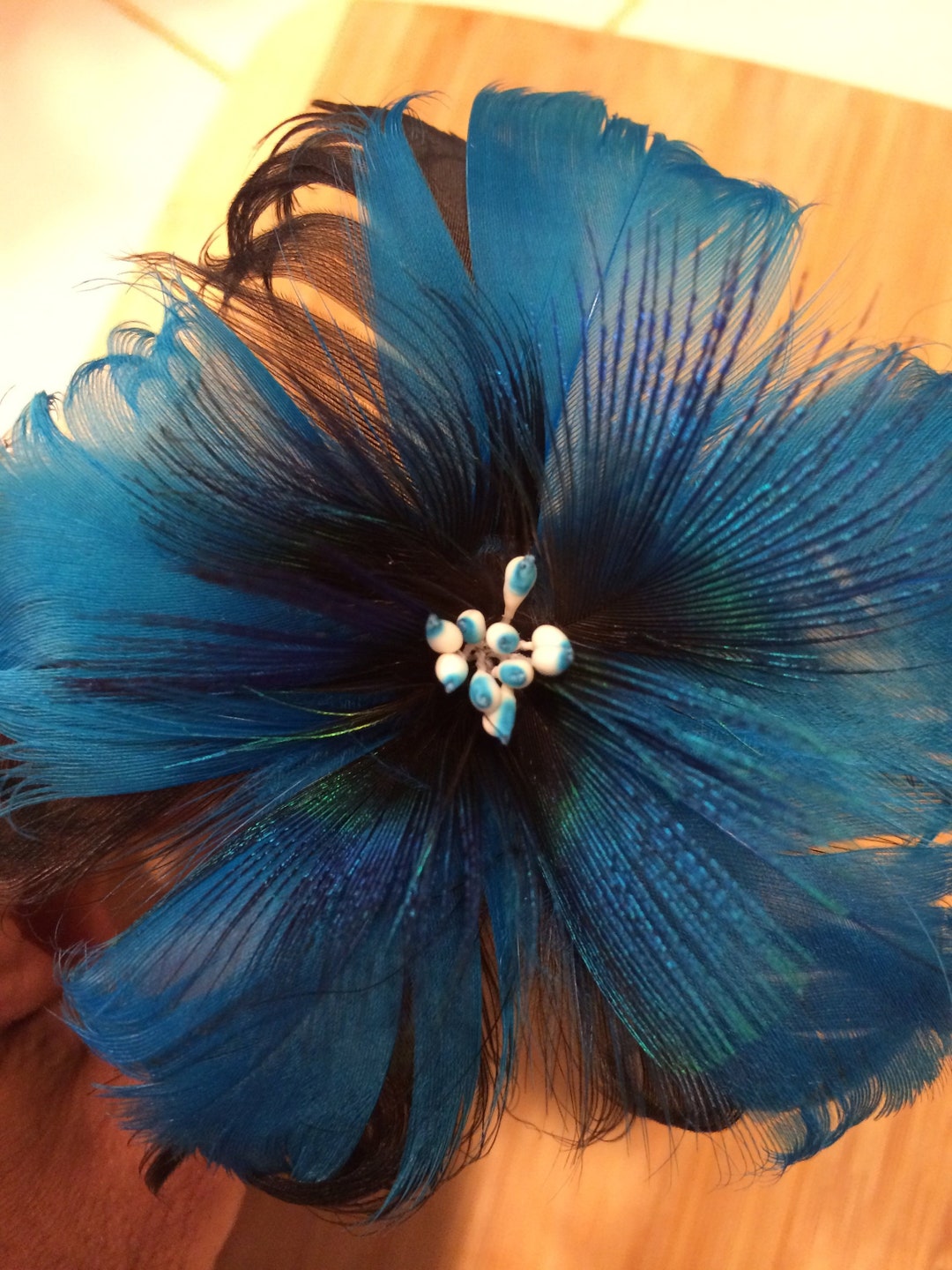 New : Black & Blue With Peacock Feather Ear Pick,hibiscus Feather Ear ...