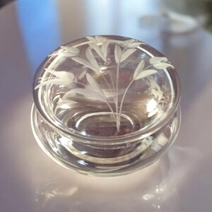 Crystal Powder Box With Wheel Cut Floral Design - Etsy