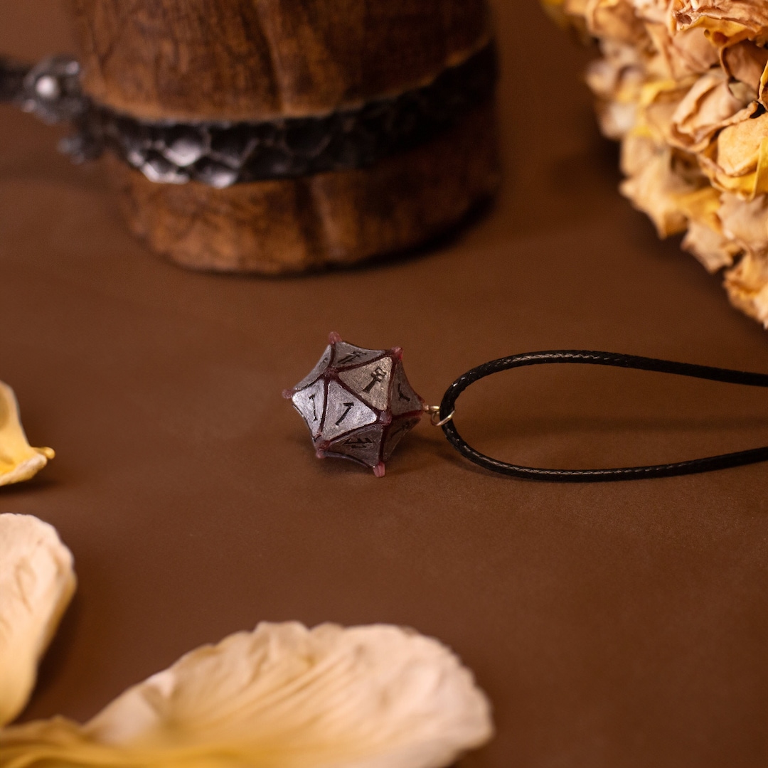Baldur's Gate 3 Mysterious Artifact Resin Necklace, Shadowheart Pendant ...
