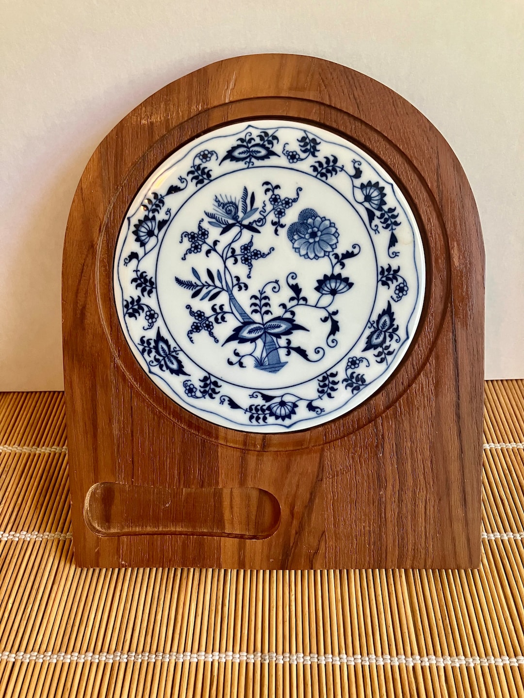 Delft Blue Cheese Board Porcelain and Teakwood by dolphin 8x - Etsy