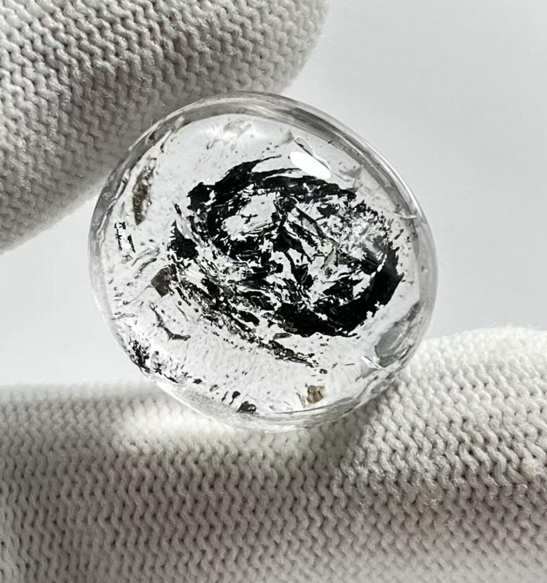 Moving Carbon Bubble&black Quicksand Floatingly Inside Unique Enhydro ...
