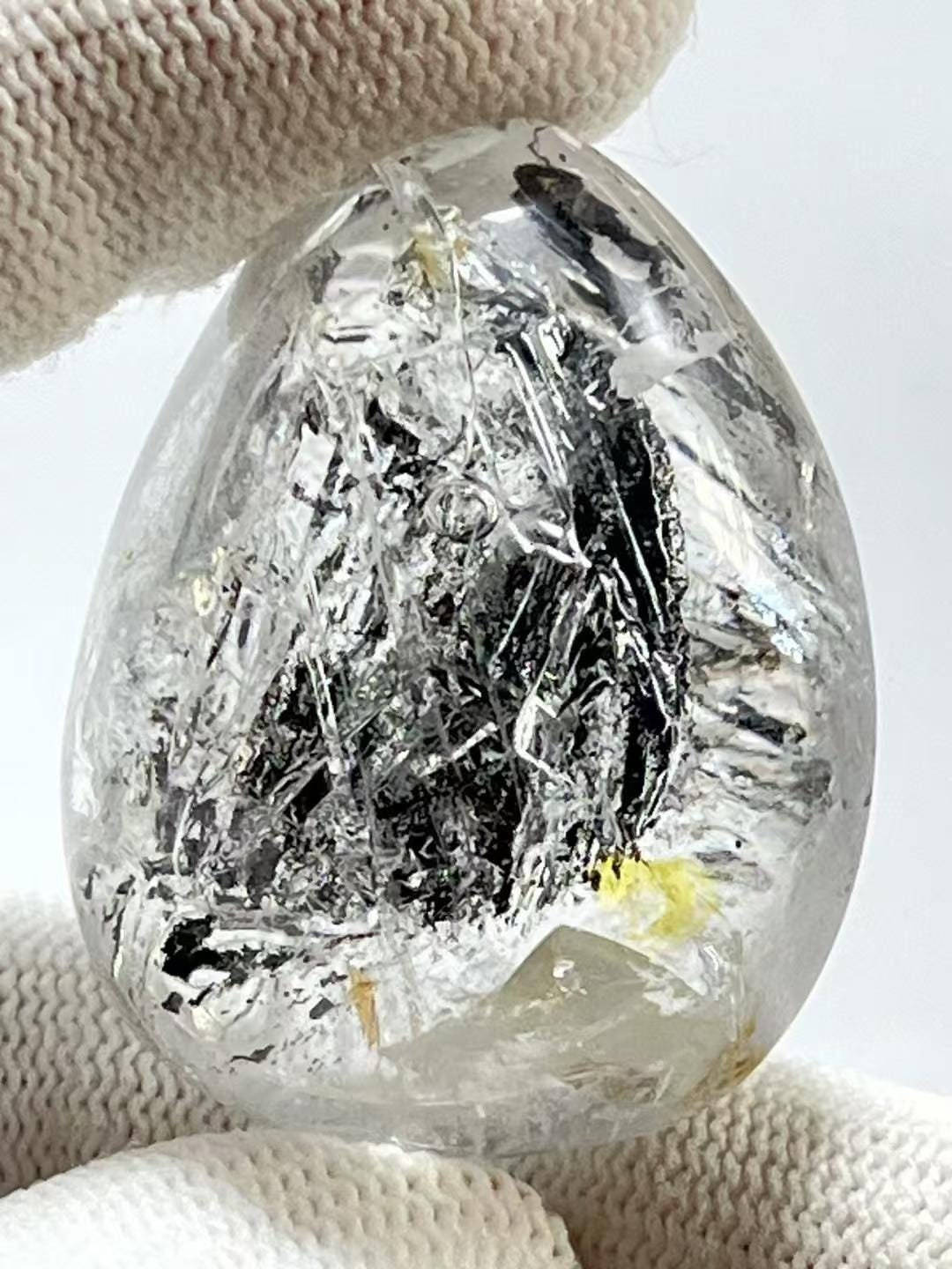 A Bubble&black Quicksand Moving Smoothly in Enhydro Quartz,natural ...