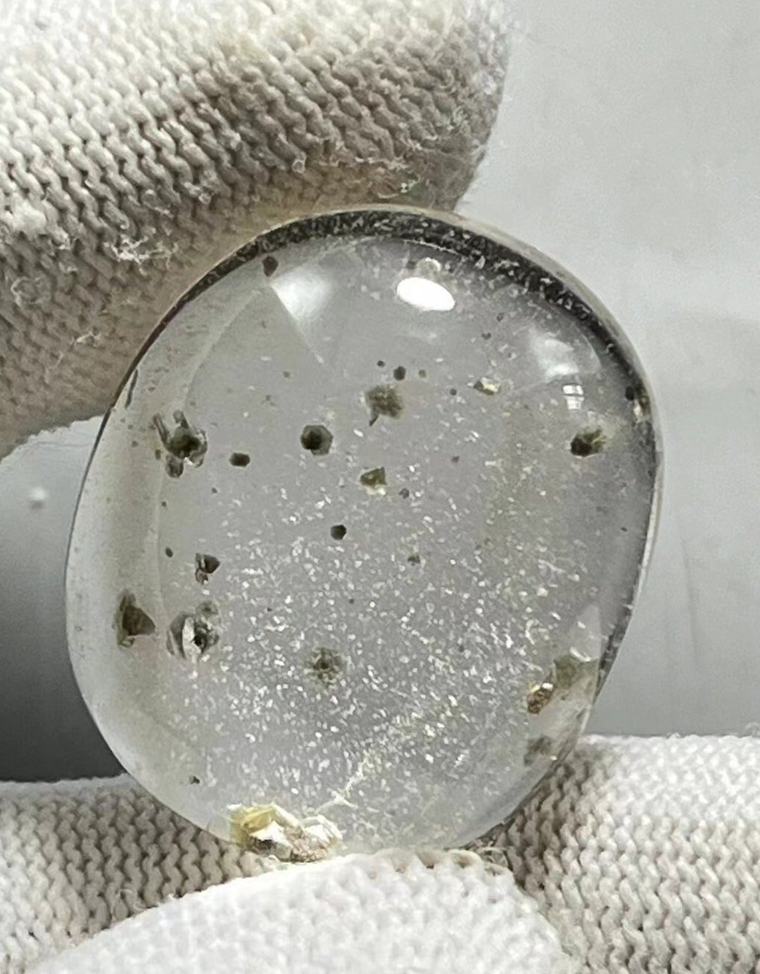 Natural Flake Mica Include in Clear Crystal,phantom Crystal Pendant ...