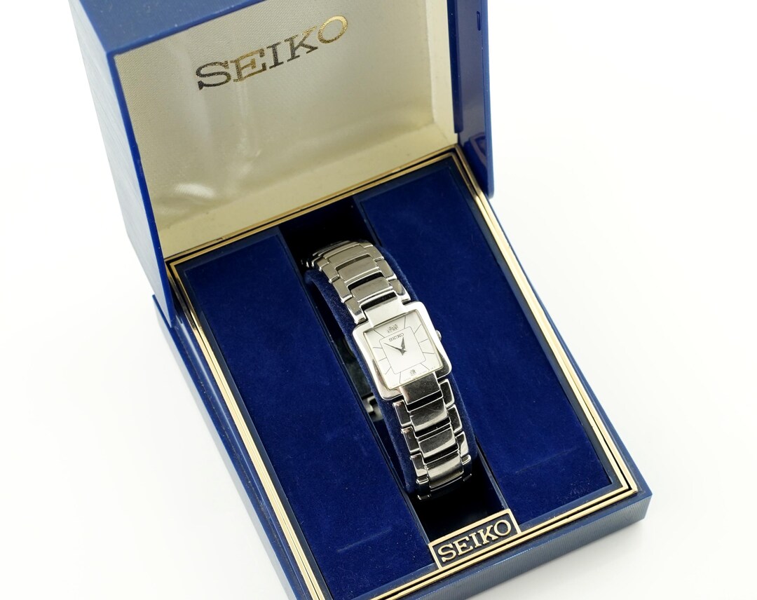 Vintage Women's Seiko Silver Tone Watch, Square Stainless Steel Watch ...