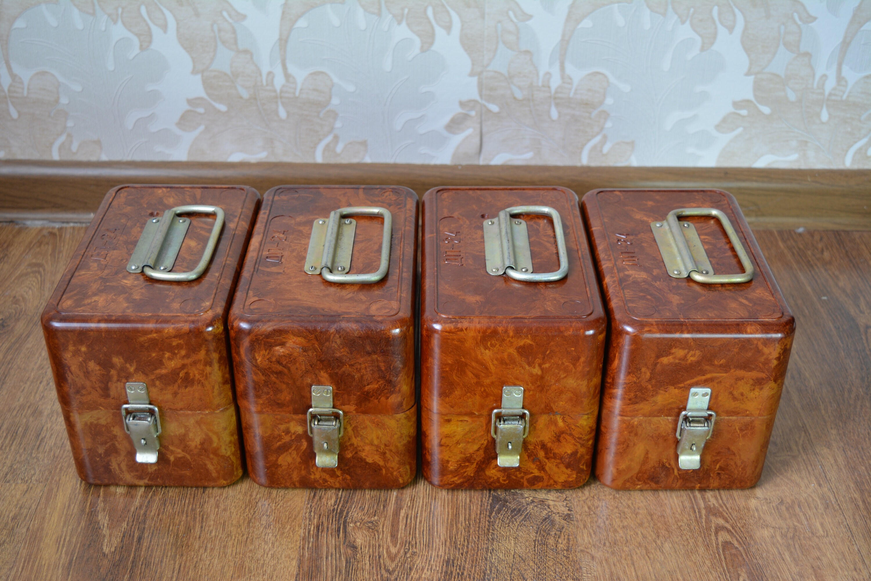 Vintage brown Catalin Bakelite box made in Russian army for | Etsy