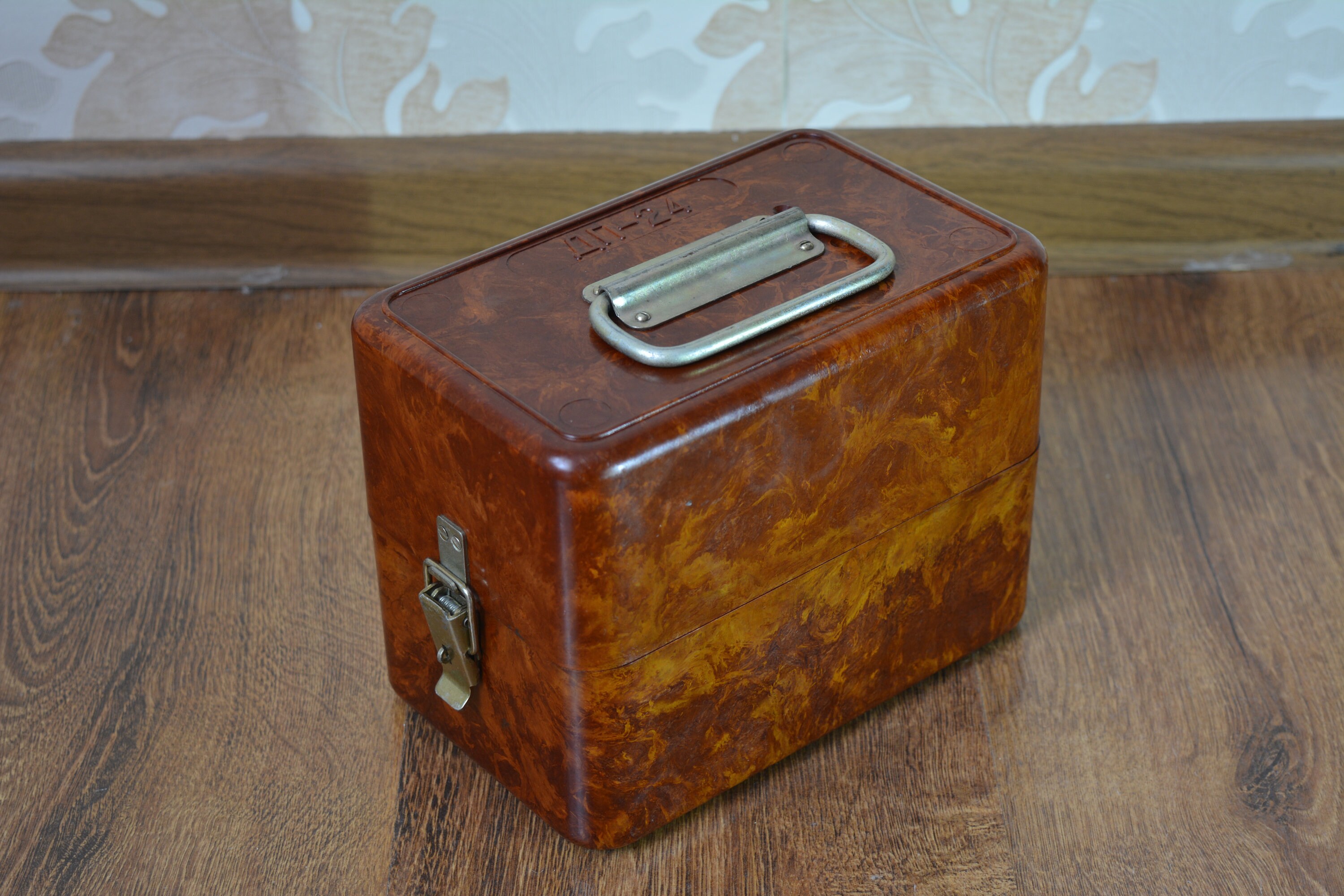 Vintage brown Catalin Bakelite box made in Russian army for | Etsy