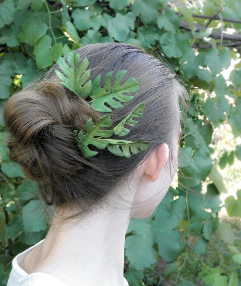 Wedding Floral Hair Piece Green Headpiece Monstera Leaves Hair - Etsy
