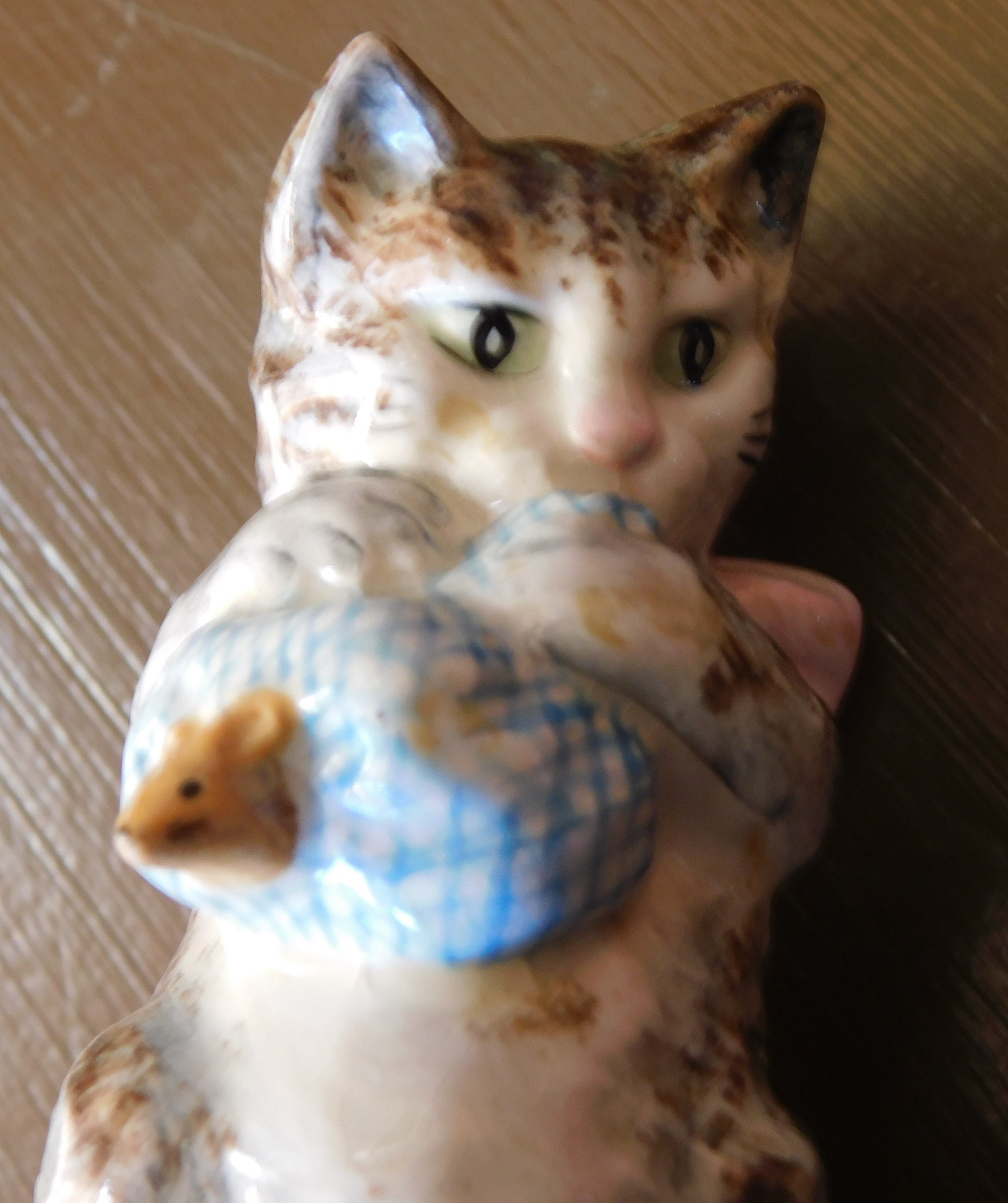 Miss Moppet (P1275) by Beswick Beatrix Potter by Royal Doulton, Gold ...