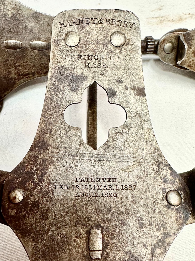 Vintage Adjustable Metal Ice Skates, Barney & Barry,springfield,ma.pat ...