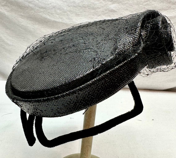 Vintage Ladies Black Fascinator/Pill Box Hat with Hat… - Gem