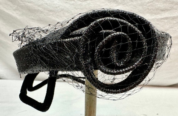 Vintage Ladies Black Fascinator/Pill Box Hat with Hat… - Gem