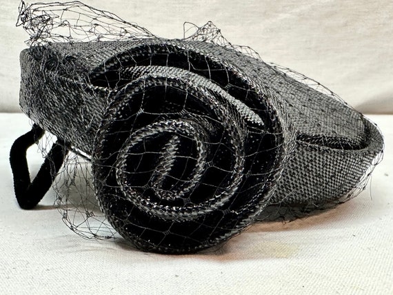 Vintage Ladies Black Fascinator/Pill Box Hat with Hat… - Gem