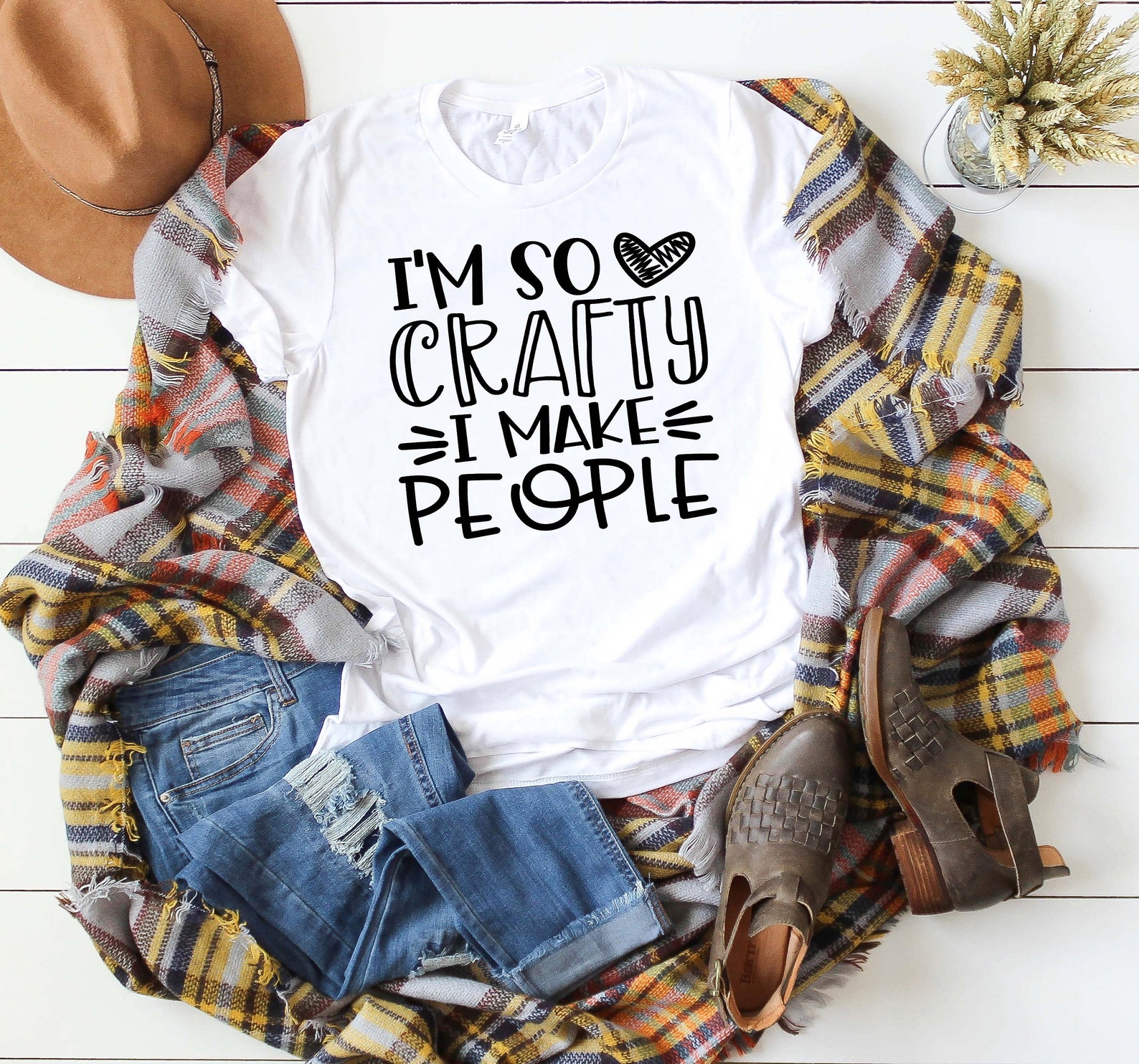 Creative Mom to Be Gift - I'm so Crafty Pregnancy Announcement Shirt ...
