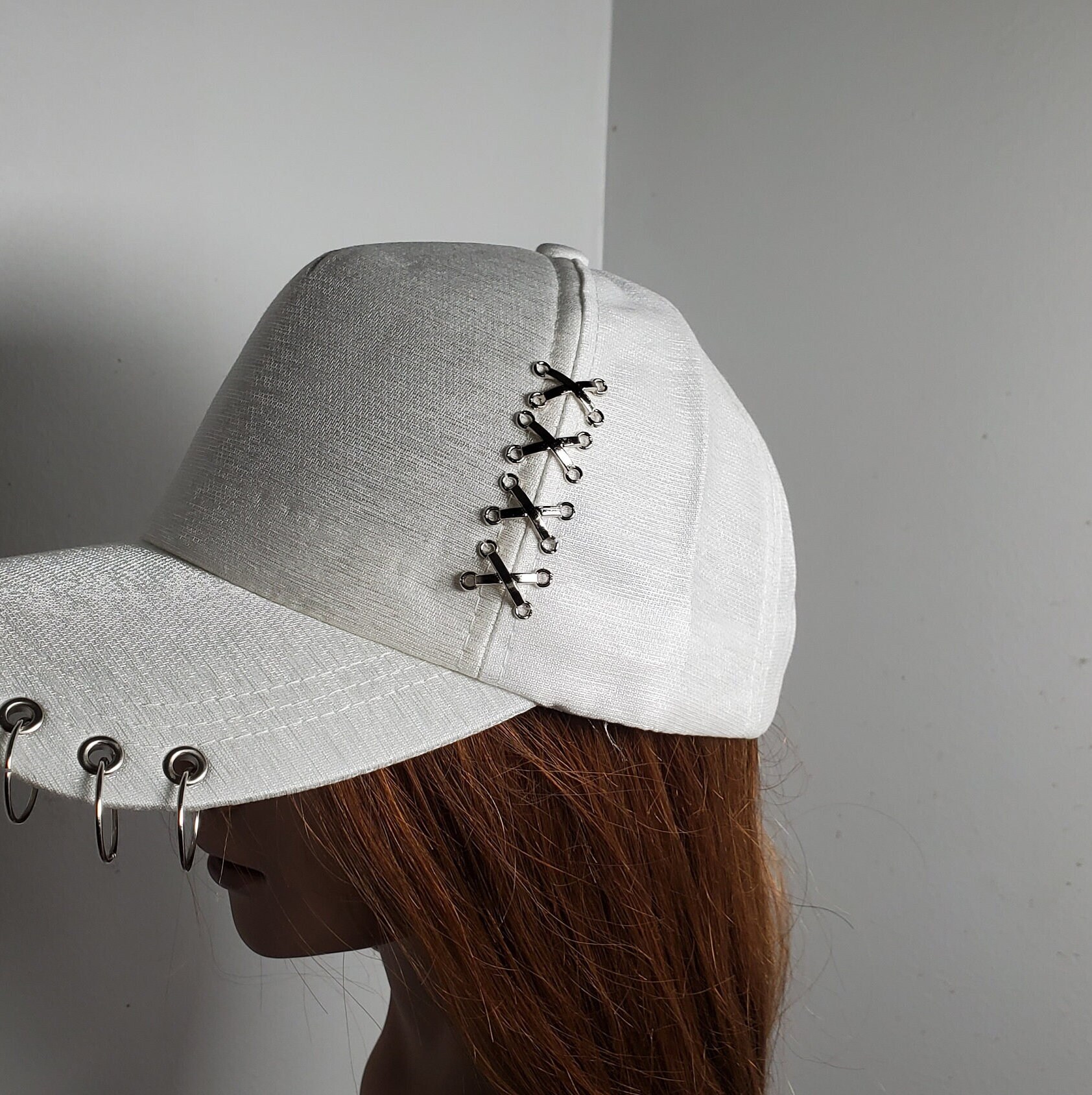 White Hop Sun Hat Distressed Plain Hoop Sports Hat Crossed Chain Ripped ...