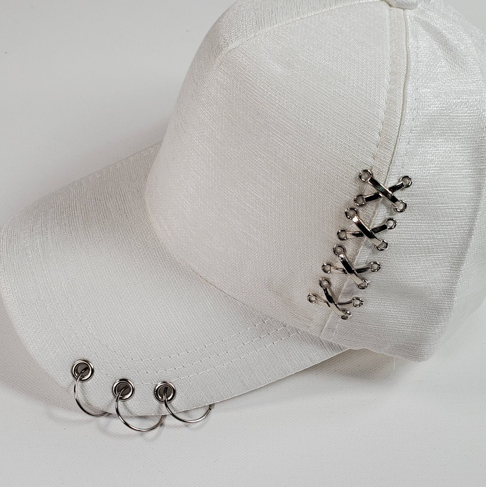 White Hop Sun Hat Distressed Plain Hoop Sports Hat Crossed Chain Ripped ...