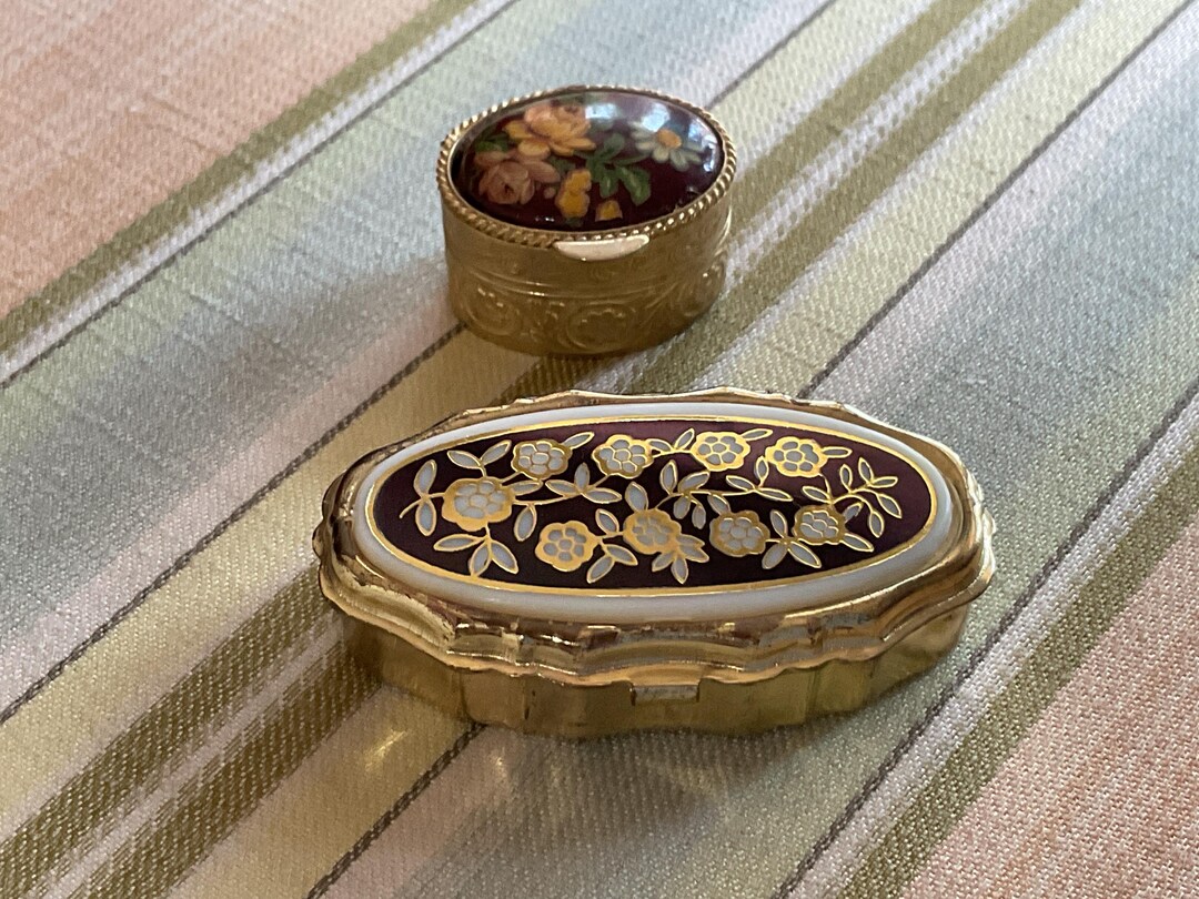 BOX Vintage Pill Boxes, Italian Gold Color Enamel Flower Pill Box. Mini ...