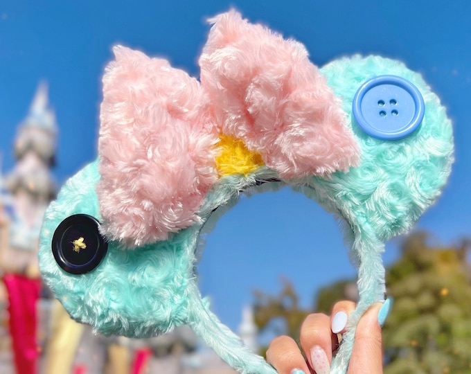 Scrump Light up LED Disney Ears/ Fluffy Fuzzy Mickey Ears/ Minnie Mouse ...