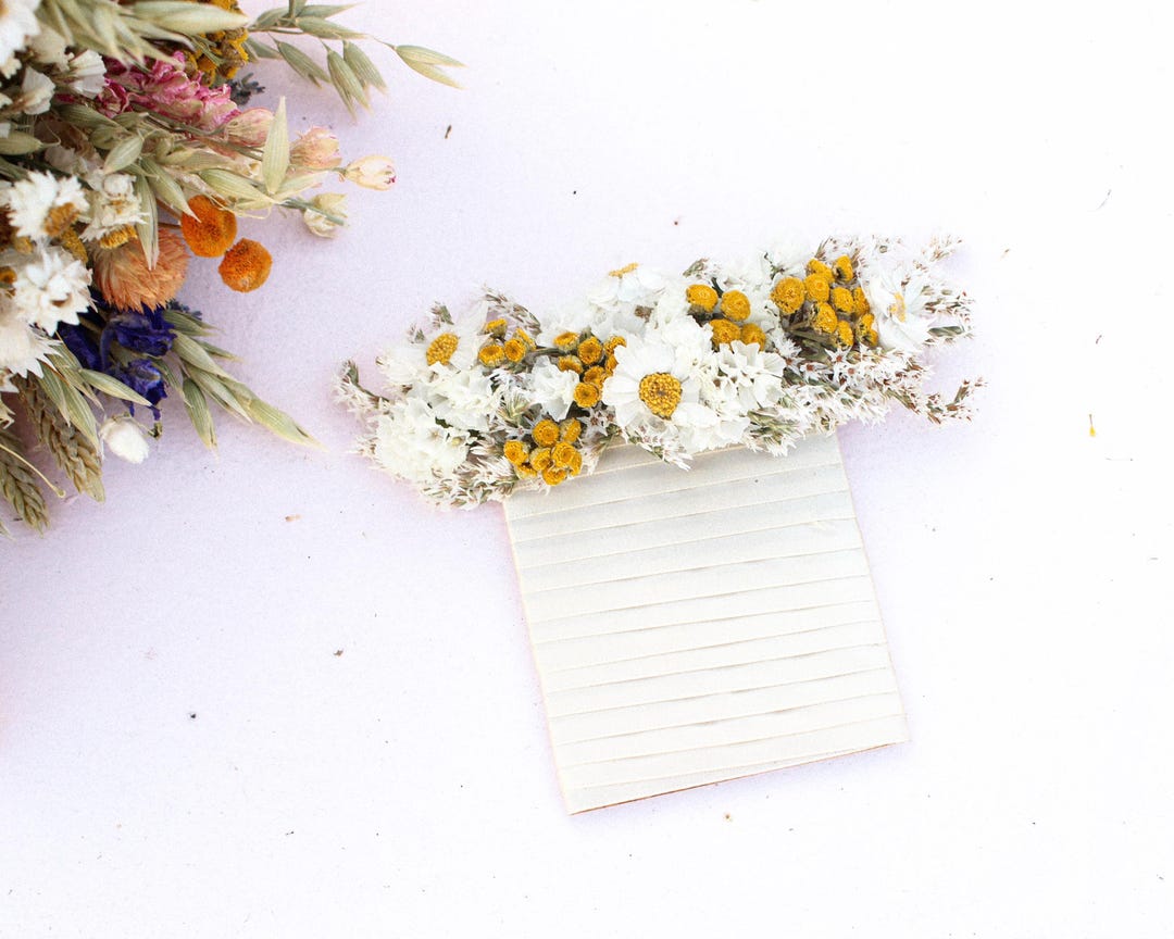 White Daisy Pocket Boutonniere: Neutral Dried Wildflowers - Etsy