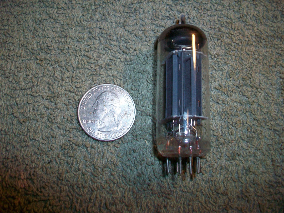 Lot of 8 Medium 9 Pin Style Vacuum Tubes, Radio Tubes for Use in Arts ...