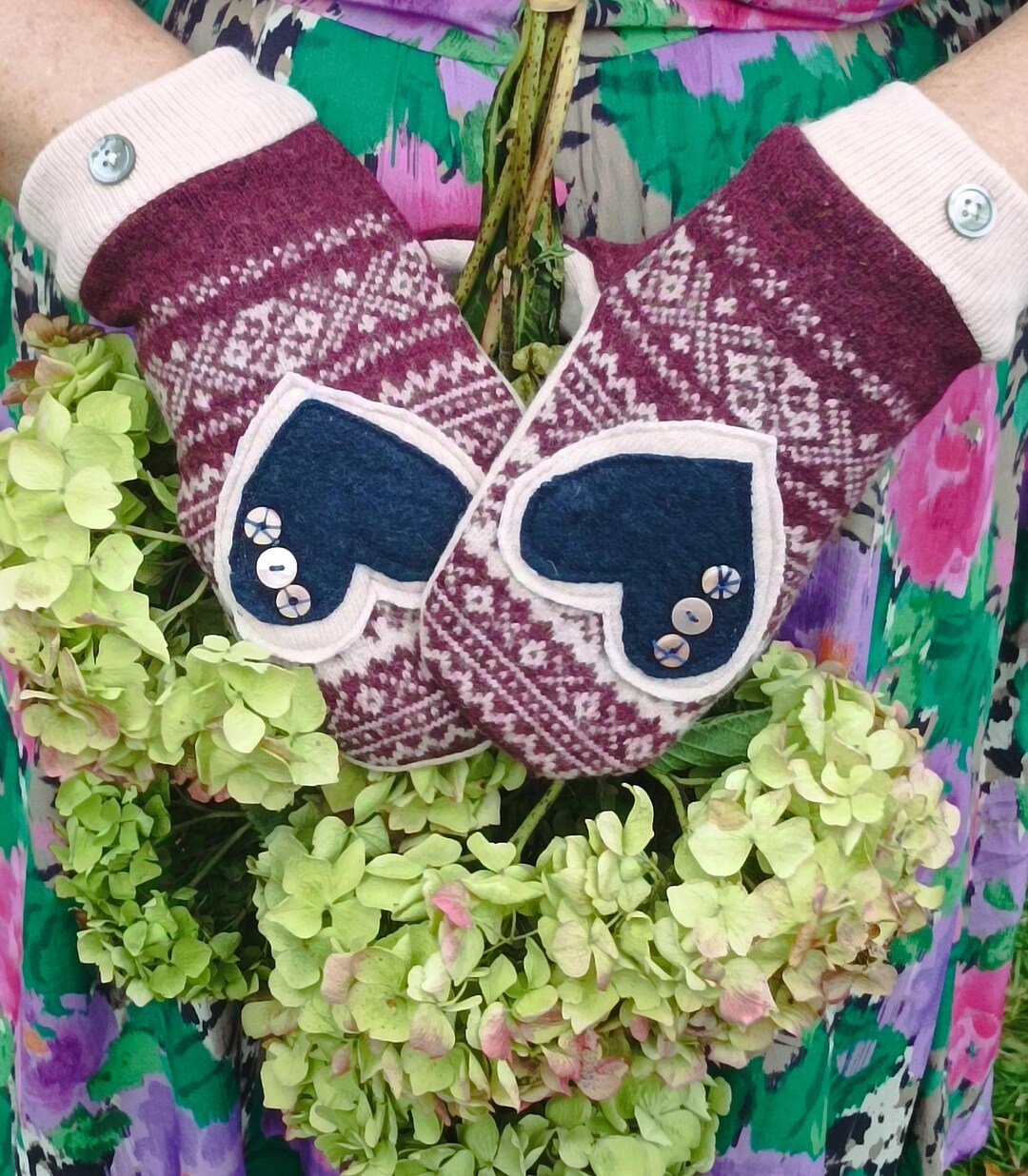 Upcycled Cashmere & Shetland Wool Mittens With Heart Motive. Valentines ...