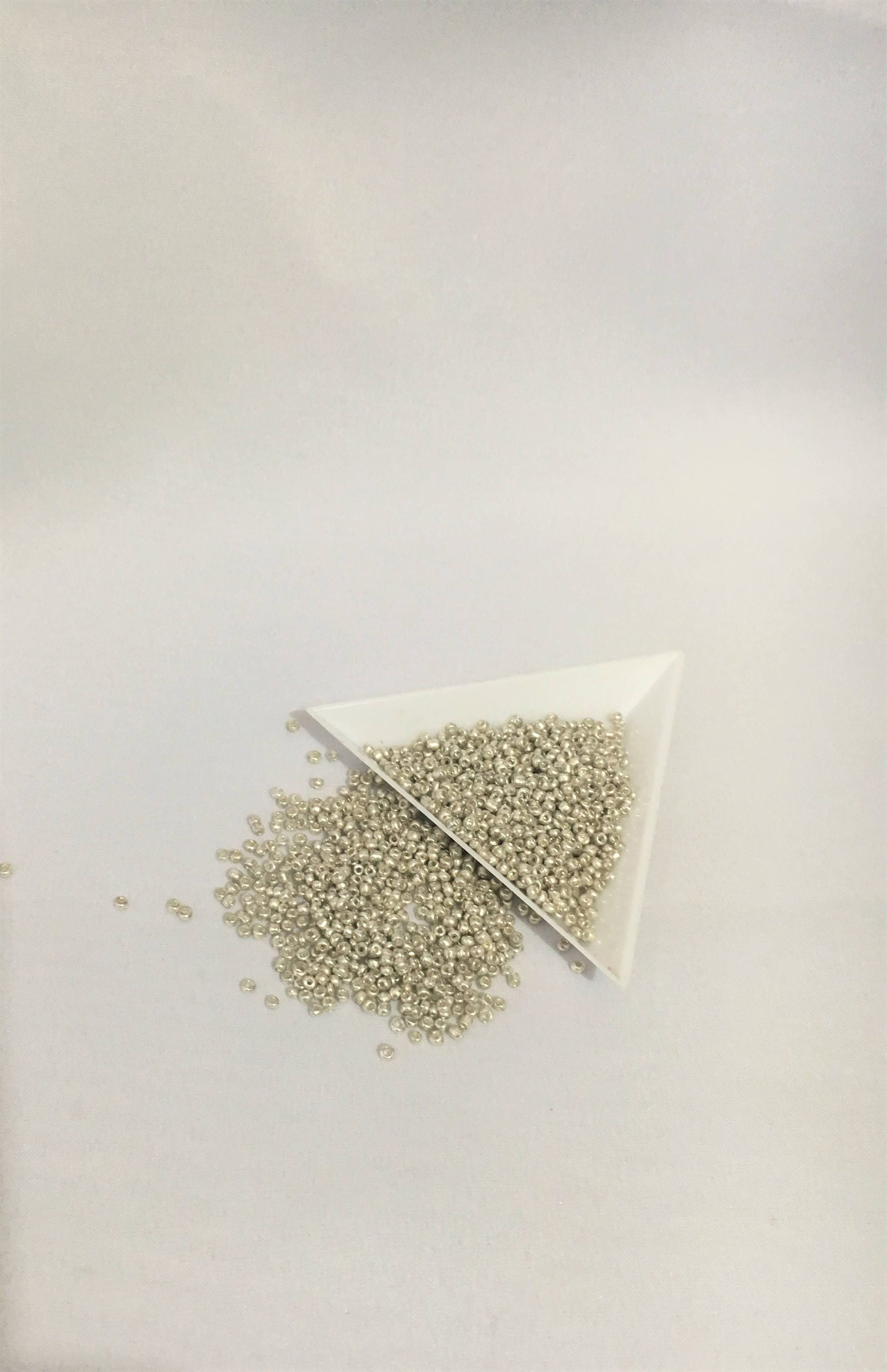 Seed Beads, Size 11/0, 20g or 50g Pack Seed Beads, Various Colours - Etsy