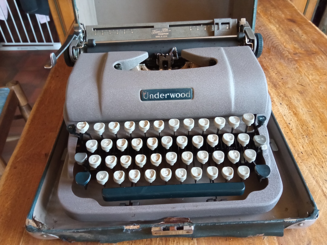 Underwood Champion Finger Flite Machine Made in USA Vintage 1950 - Etsy