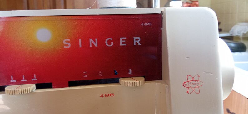 Machine à coudre Singer Starlet 495 bras libre entièrement révisée ...
