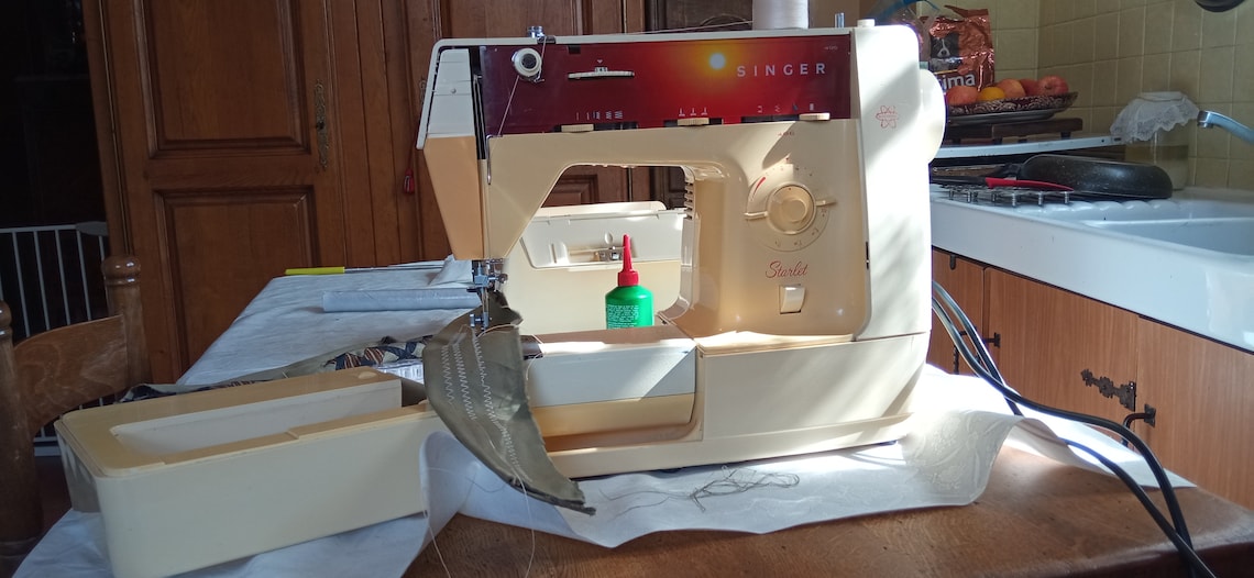 Machine à coudre Singer Starlet 495 bras libre entièrement révisée ...
