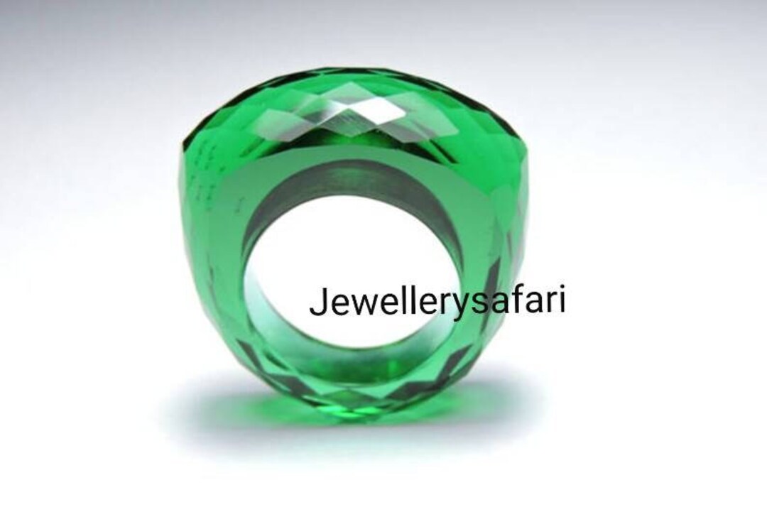 1 Piece Gorgeous Emerald Green Quartz Full Faceted Gemstone - Etsy