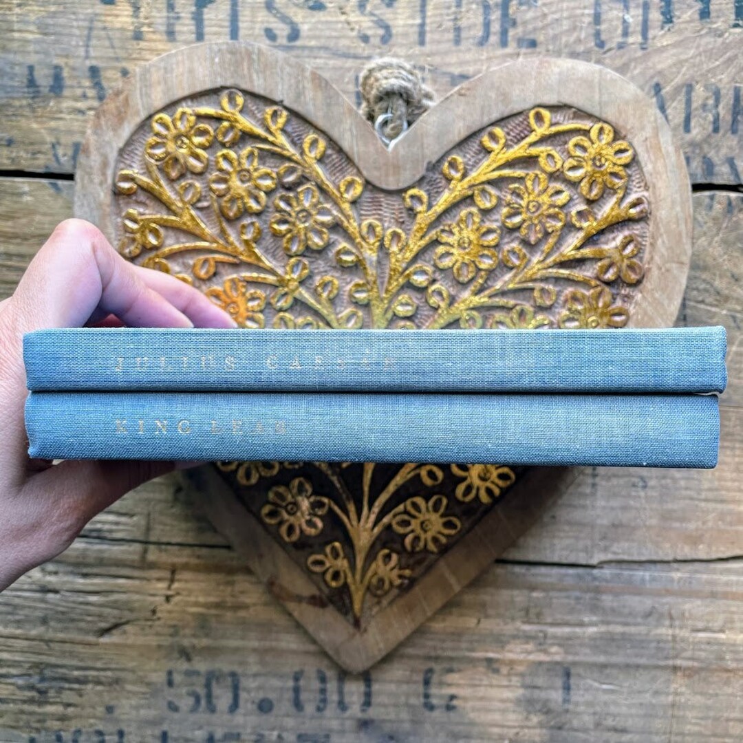 2 Vintage Shakespeare Books, the Tragedy of Julius Caesar and King Lear ...