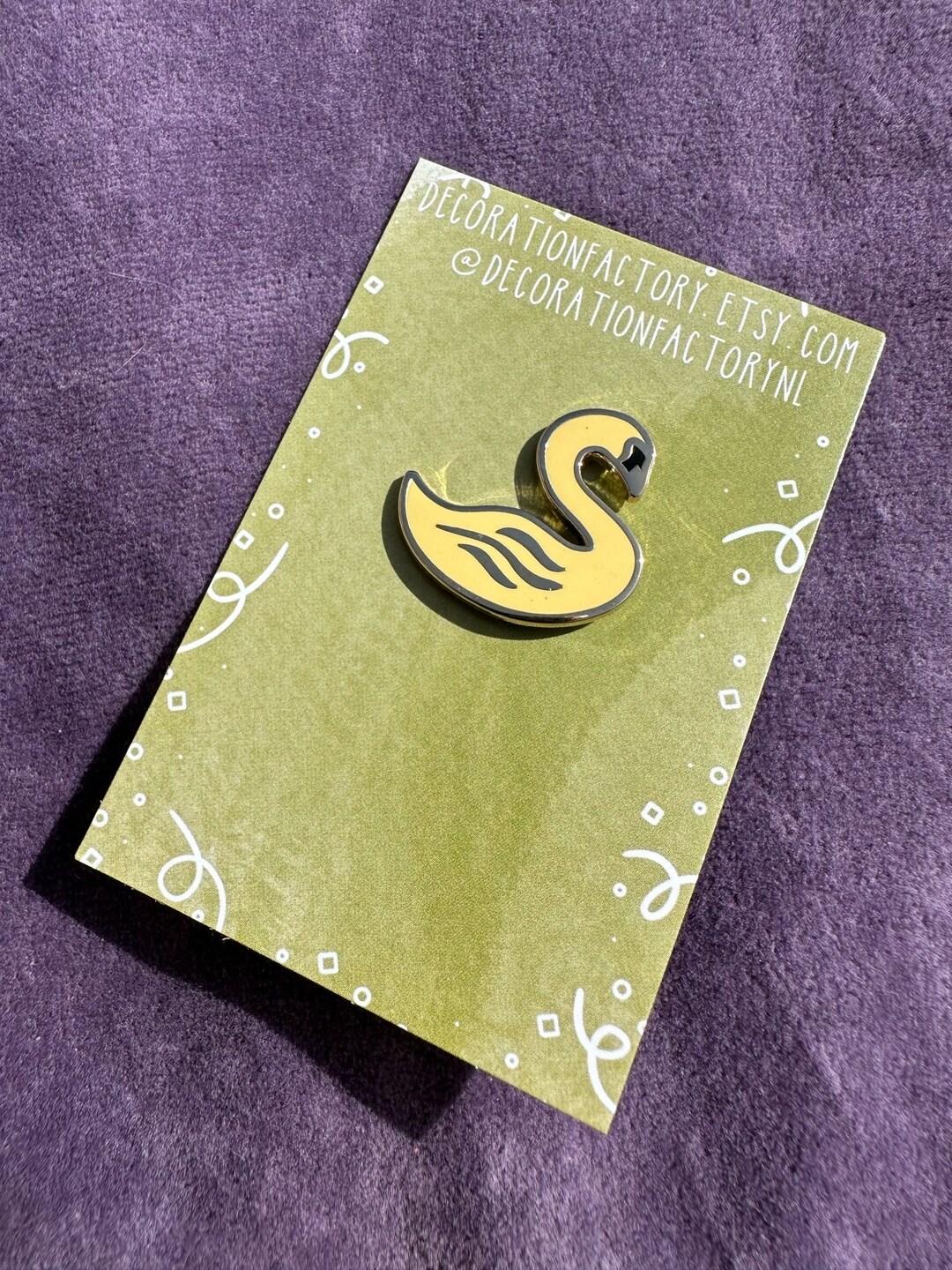 Tiny Swan Enamel Pin//hard Enamel Pin - Etsy