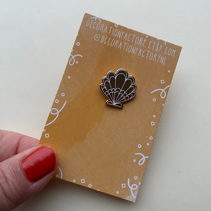 Seashell Pin - Etsy