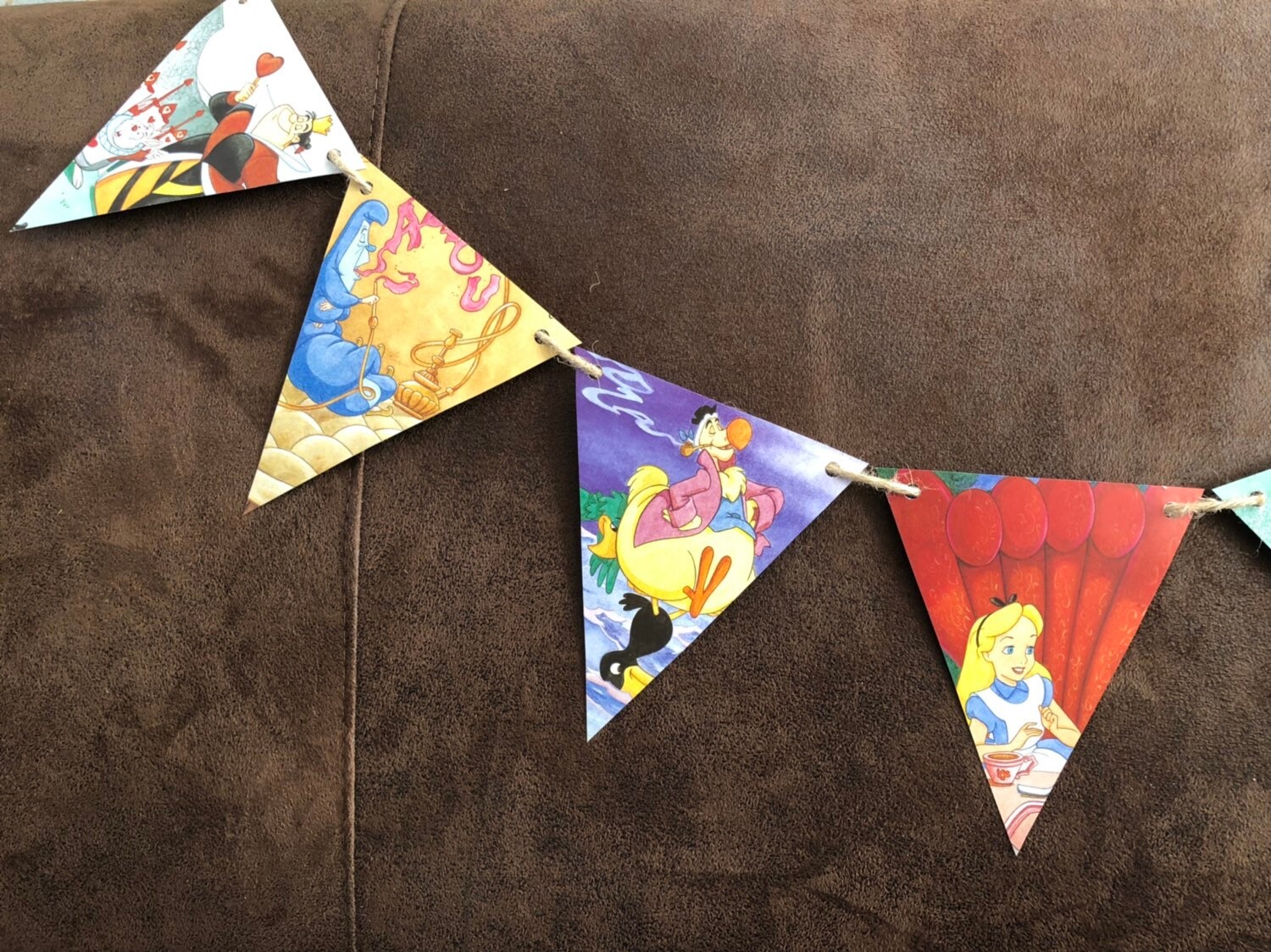 Handmade Paper Bunting Alice in Wonderland// Garland Party | Etsy