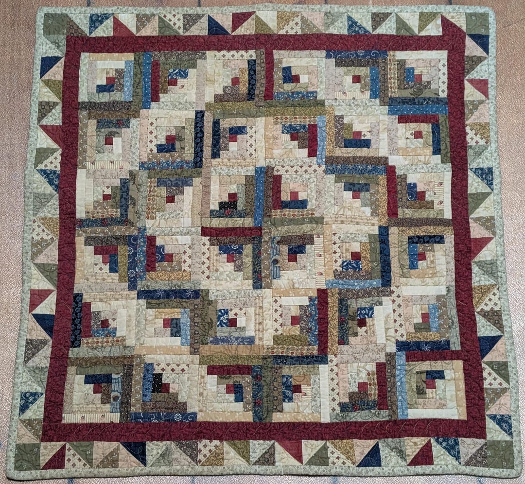 Log Cabin Table Topper Quilt - Etsy