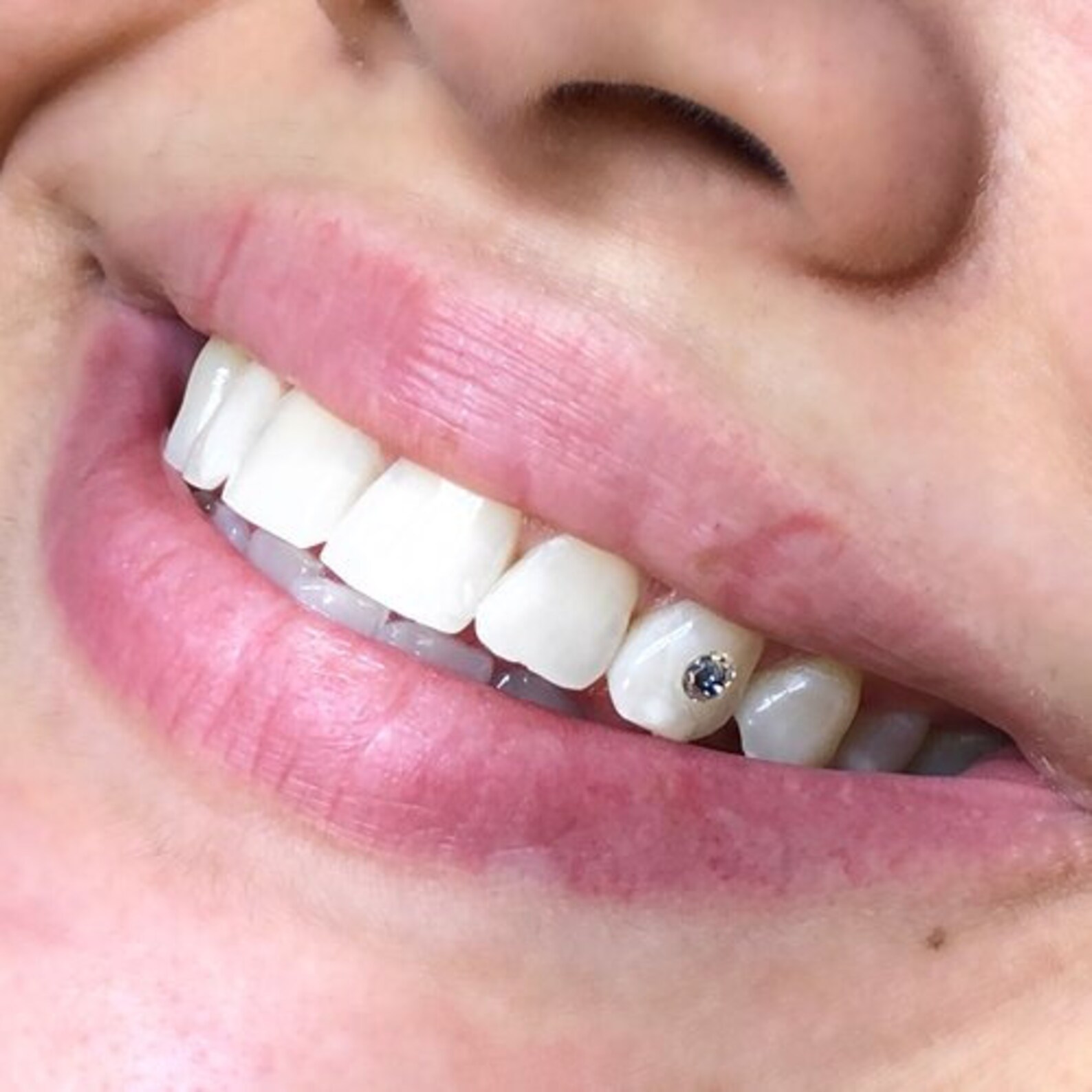 50 Piece Clear or Ab/rainbow Color Round Teeth Gems Preciosa® - Etsy