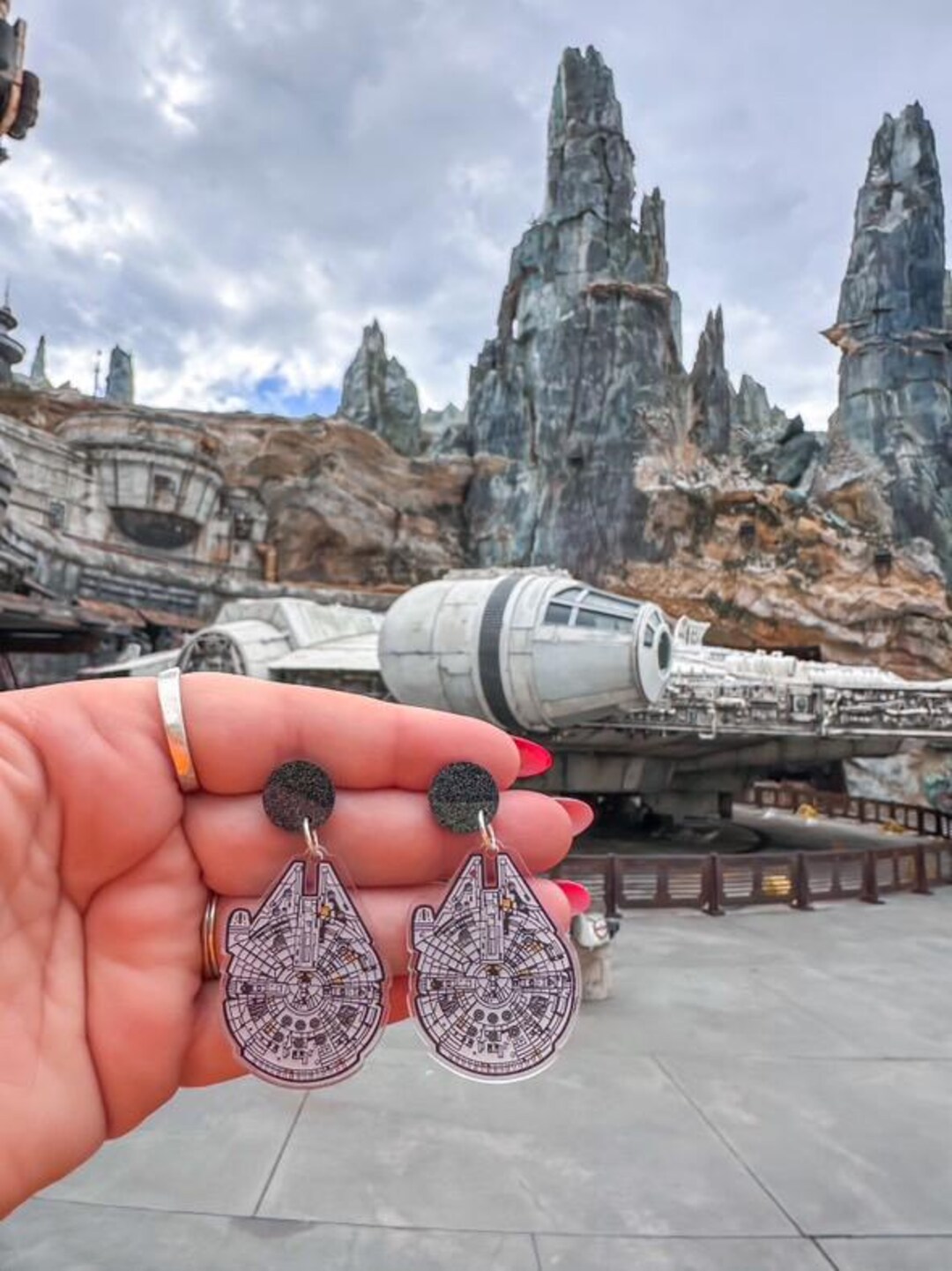 Millennium Falcon Stud Earrings - Etsy