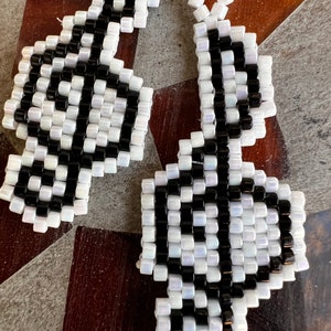 Treble Clef Bead Stitch Earrings - Etsy