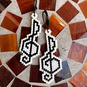 Treble Clef Bead Stitch Earrings - Etsy
