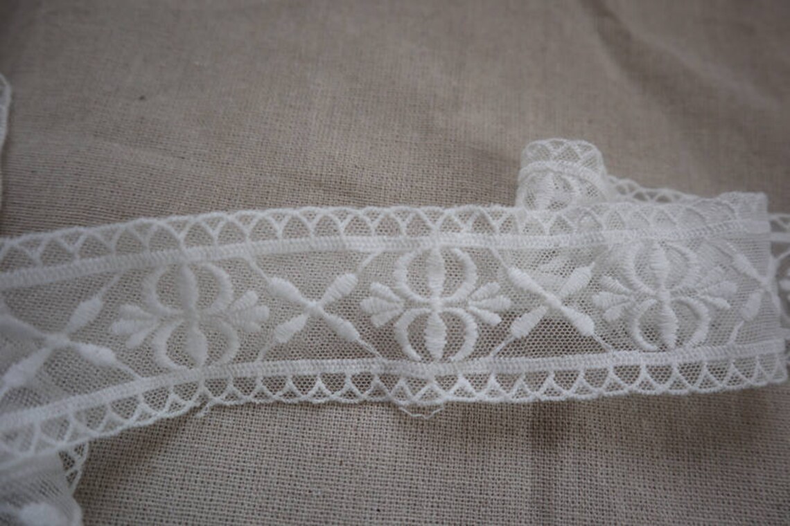 Off White Lace Trim by the Yard, 4 Cm With Vintage Style Embroidered ...