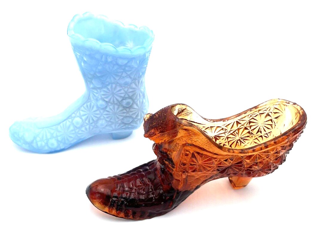 2 Boyd Crystal Art Glass Daisy Button Cat Slipper & Blue Button High ...