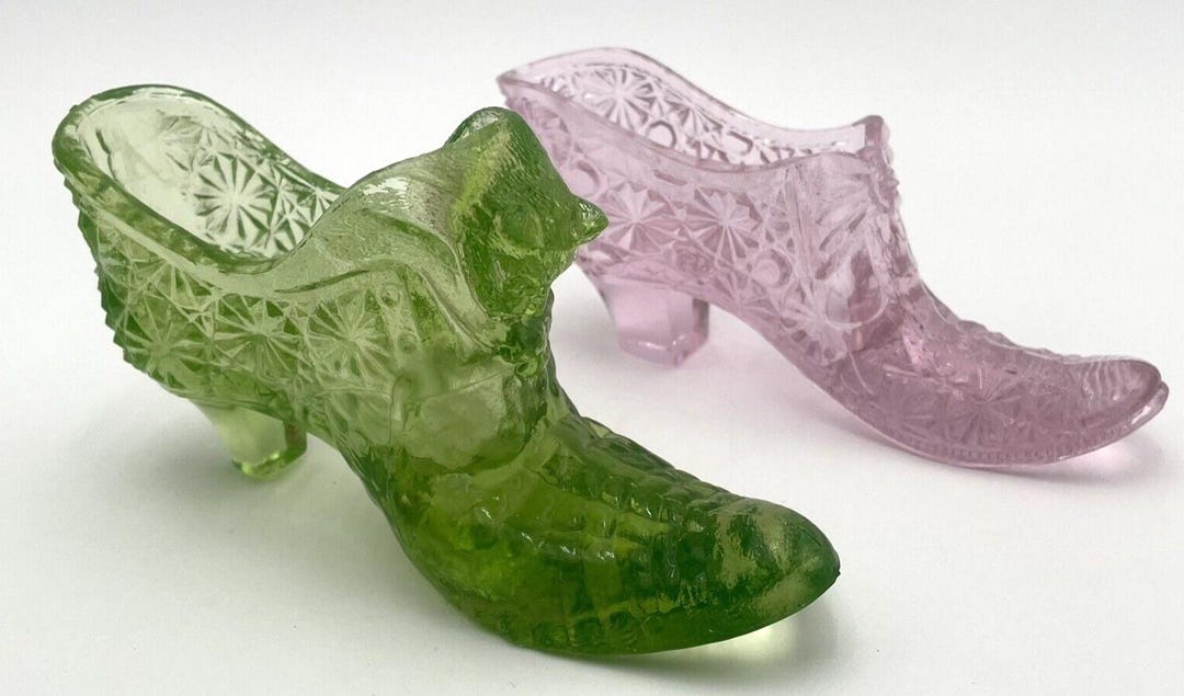2 Boyd Crystal Art Glass Shoes Daisy Button Cat Slipper & Pink Boot W ...