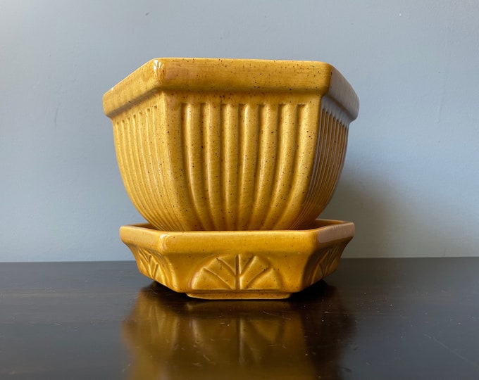 Vintage Haeger Pottery Planter Flower Pot Attached Drip Saucer Gold 892 ...