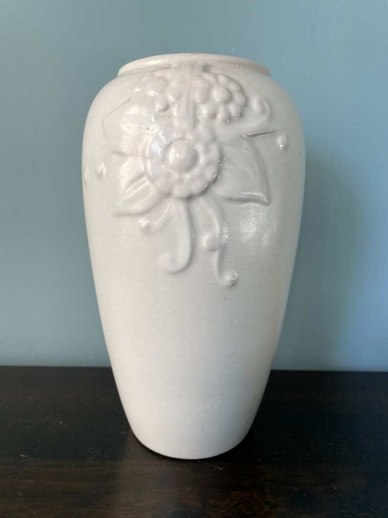 Vintage Red Wing Pottery Vase Embossed Daffodil Vase Redwing - Etsy
