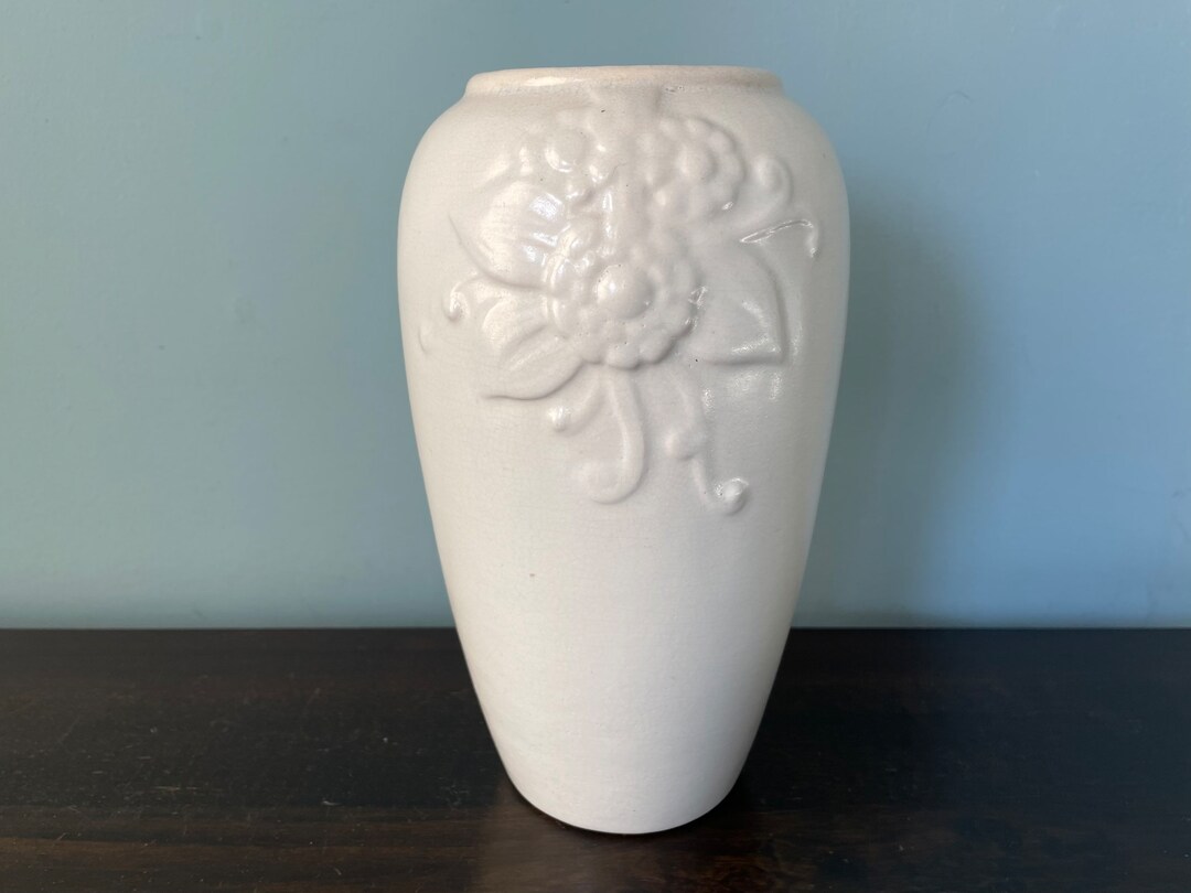 Vintage Red Wing Pottery Vase Embossed Daffodil Vase Redwing - Etsy