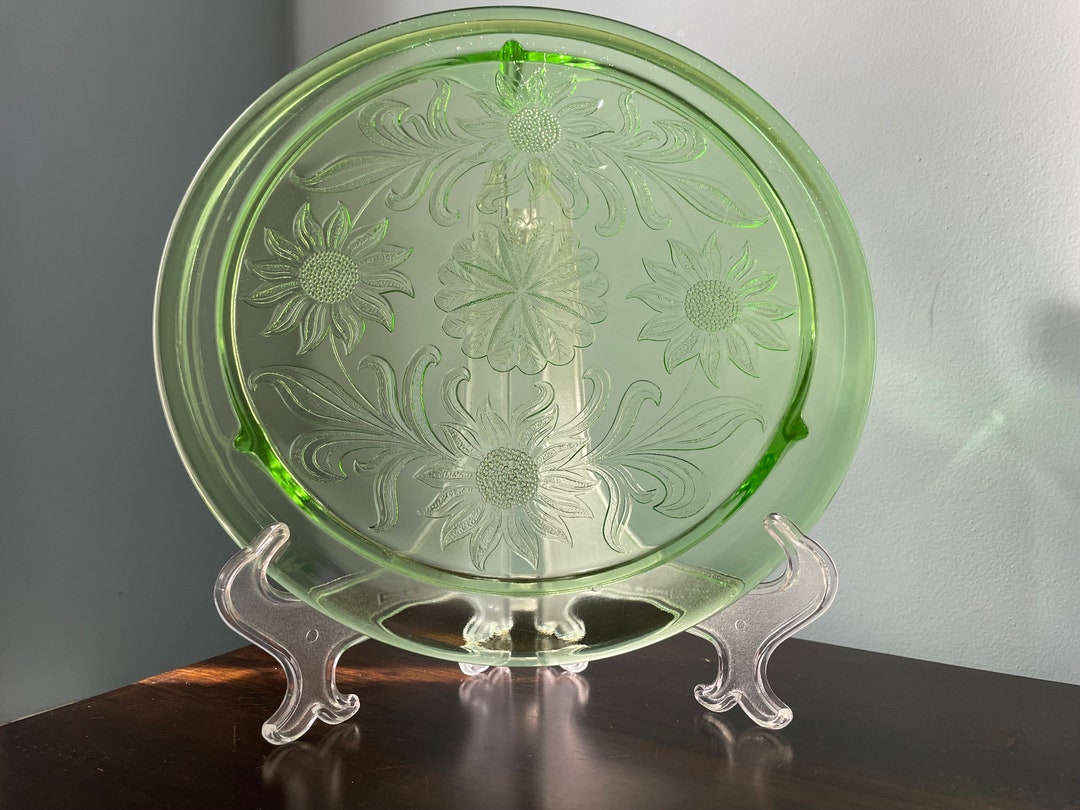 Vintage Green Depression Glass Cake Plate Sunflowers Daisies Jeannette ...