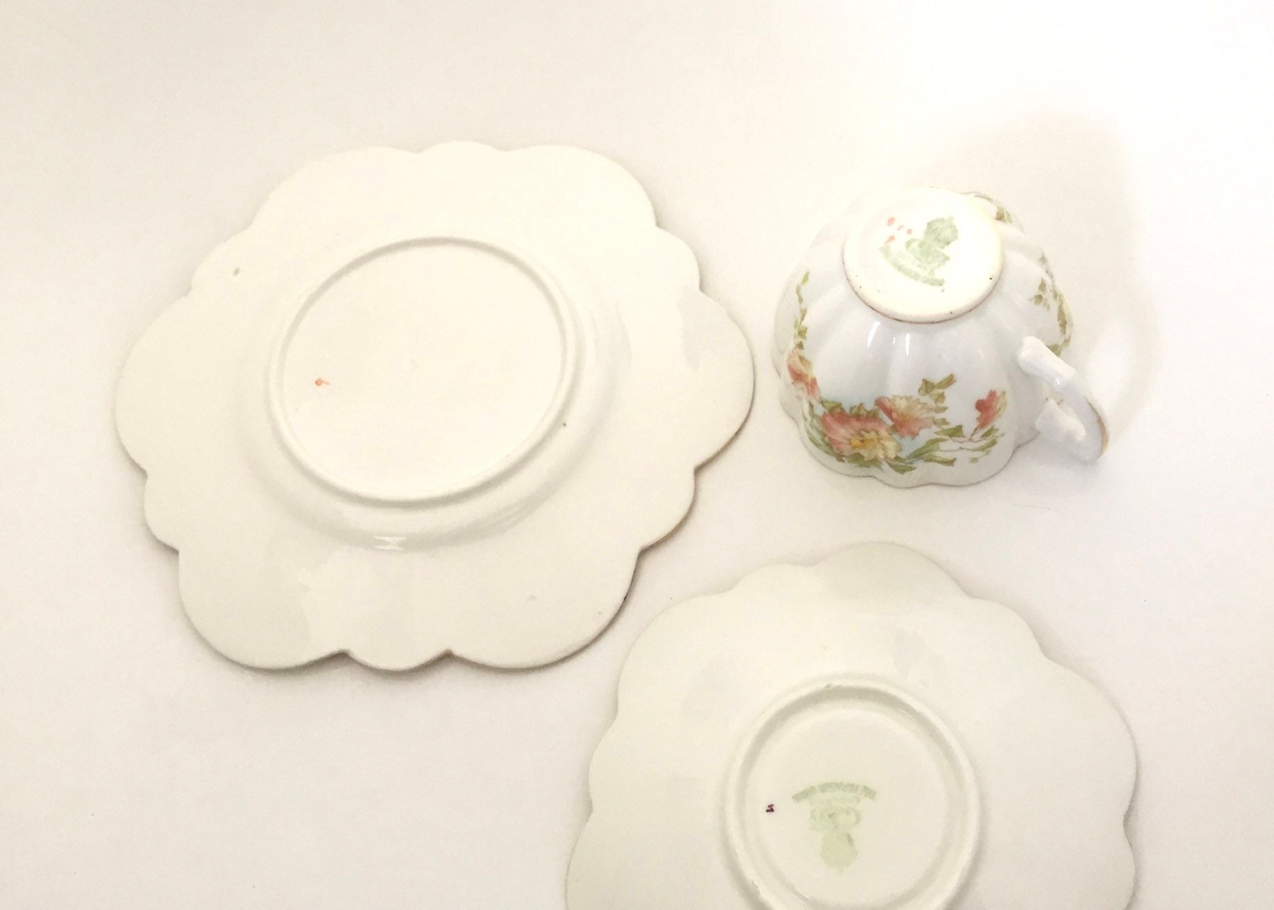 The Paragon China England Trio Circa 1899-1904. Scalloped Gilt Edged ...