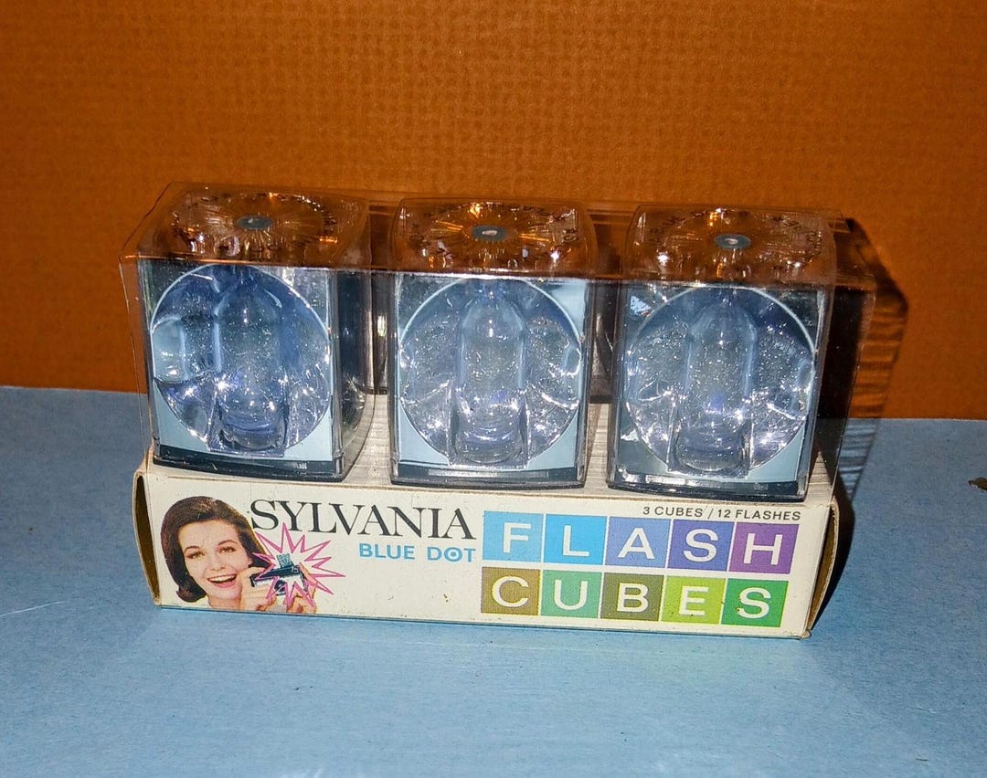 Sylvania Set of 3 Blue Dot Flash Cubes ( 3 Cubes/12 Flashes) New Unused ...