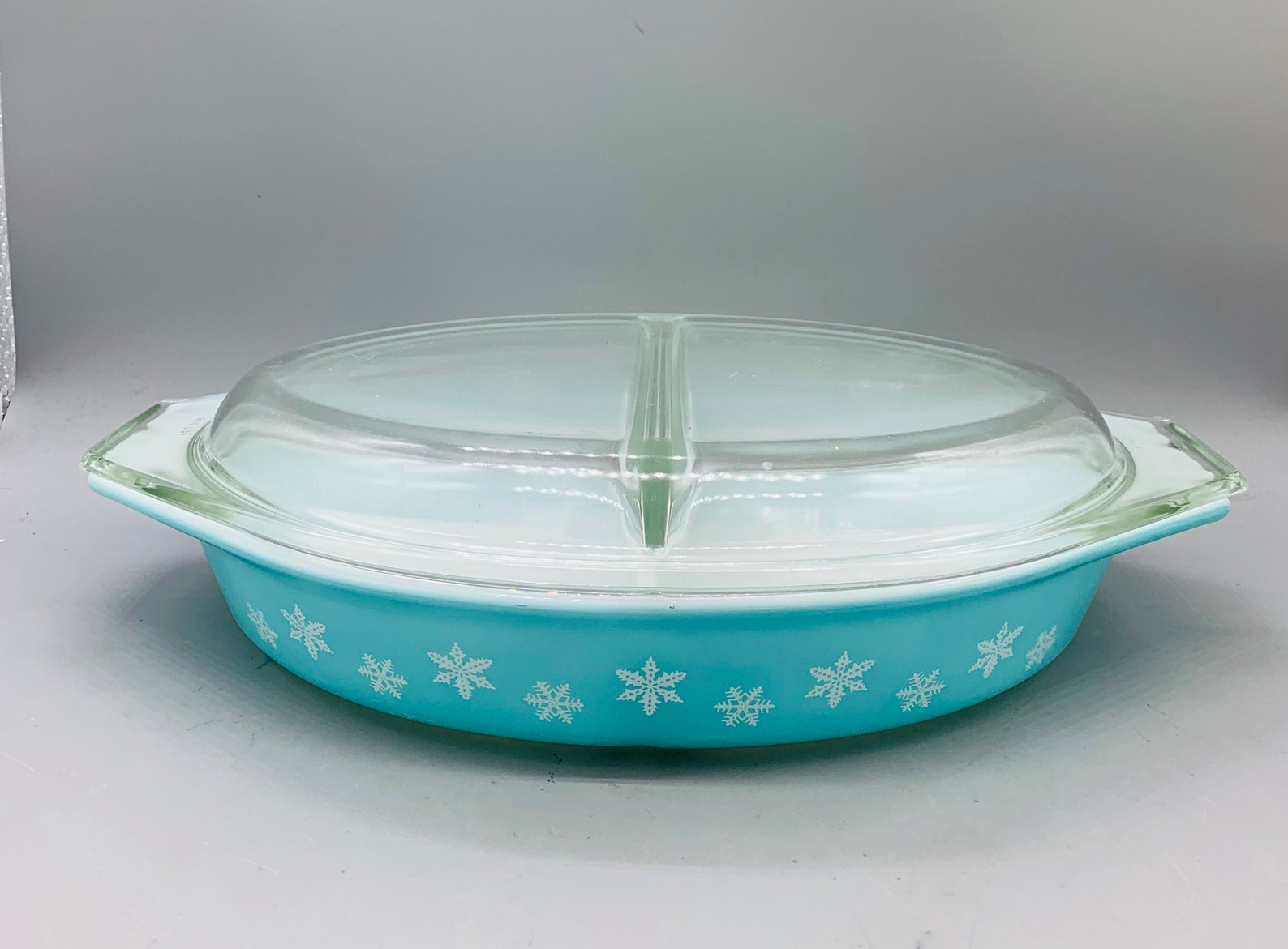 Pyrex Turquoise With White Snowflakes Divided Dish With Lid - Etsy